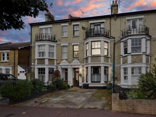 2 Bedroom Flat