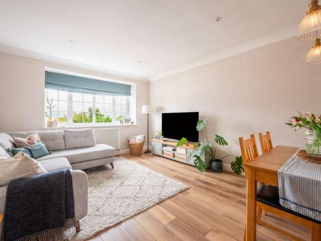 2 Bedroom Flat