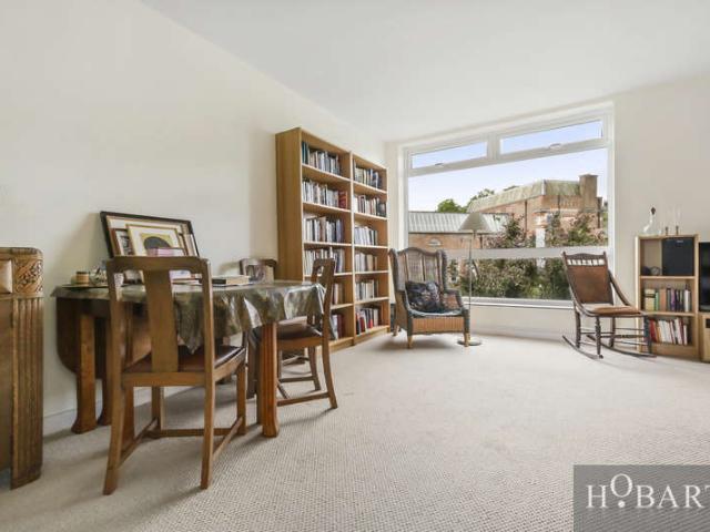 2 Bedroom Flat