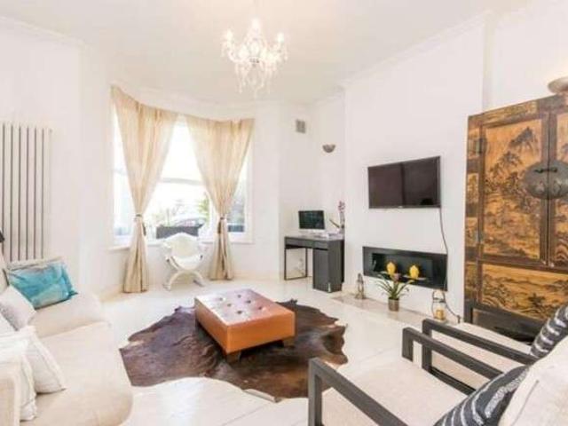 2 Bedroom Flat