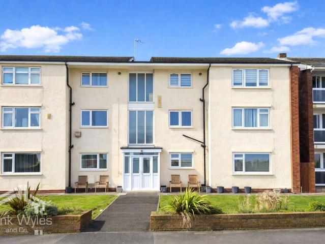 2 Bedroom Flat