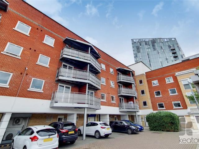 2 bedroom Flat