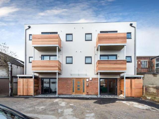 2 Bedroom Flat