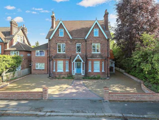 2 Bedroom Flat