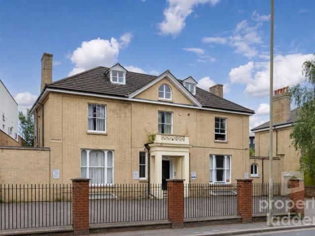2 Bedroom Flat