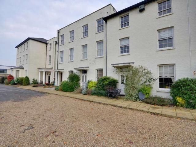 2 Bedroom Flat
