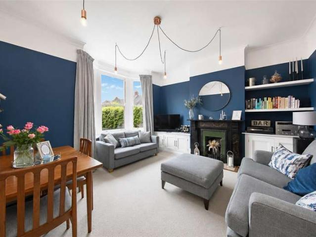 2 Bedroom Flat