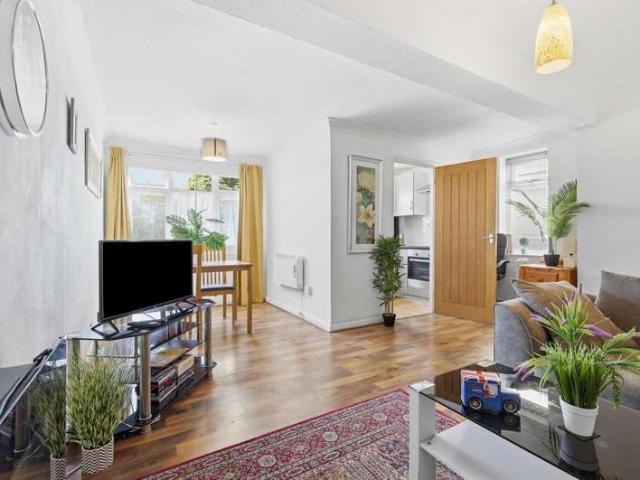 2 Bedroom Flat