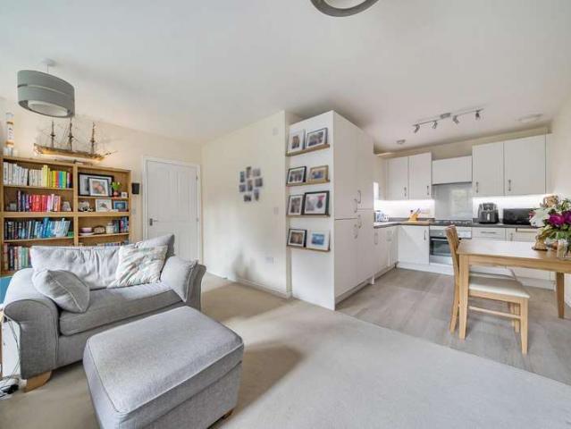 2 Bedroom Flat