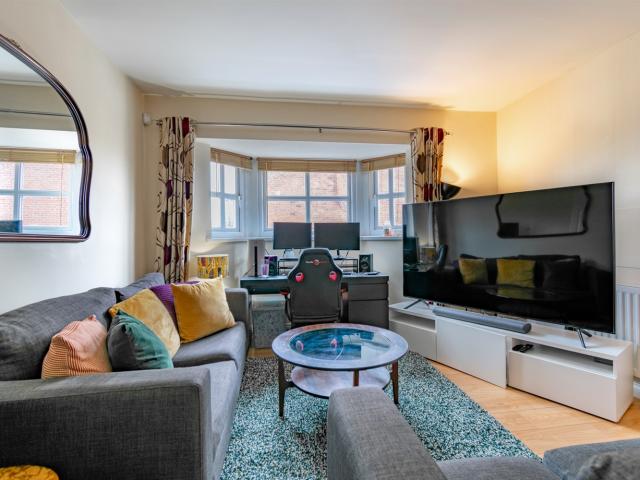 2 Bedroom Flat