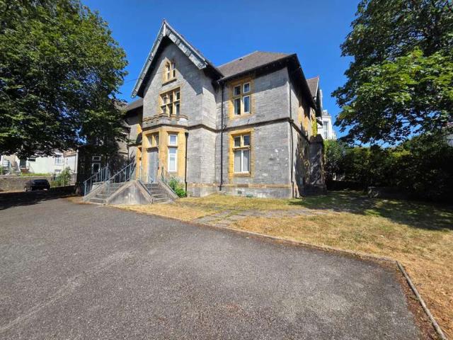 2 Bedroom Flat