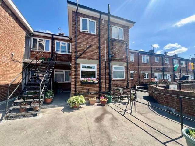 2 Bedroom Flat