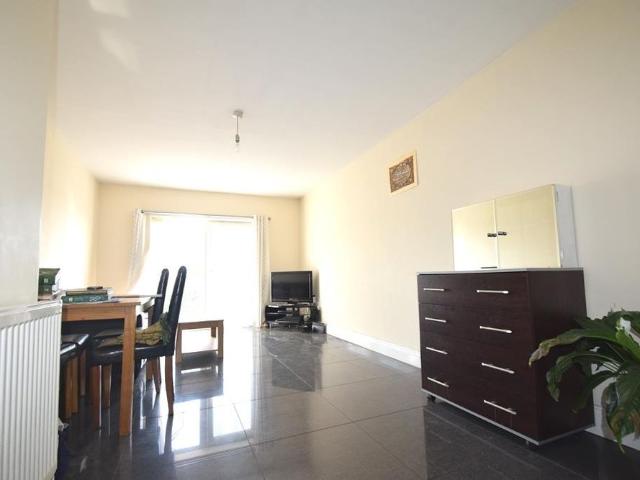2 bedroom flat