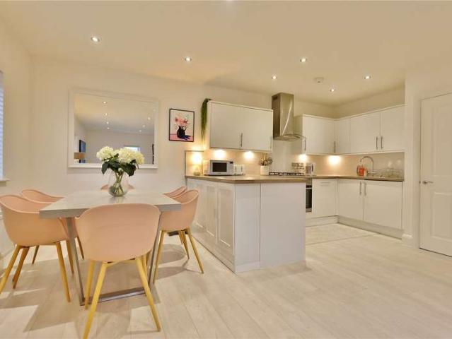 2 Bedroom Flat