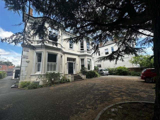 2 Bedroom Flat