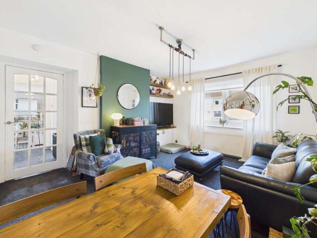 2 Bedroom Flat