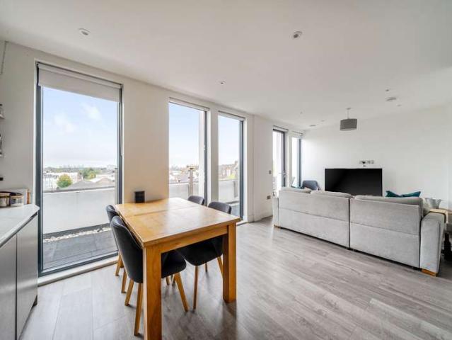 2 Bedroom Flat