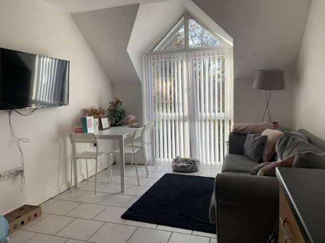 2 Bedroom Flat