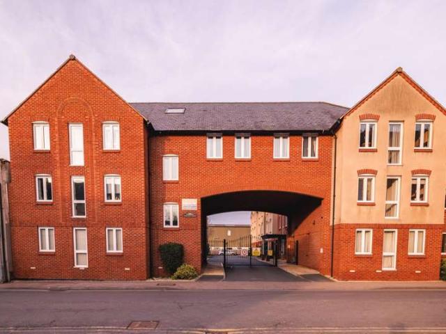 2 Bedroom Flat