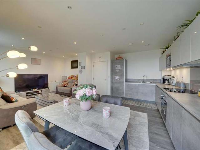 2 Bedroom Flat