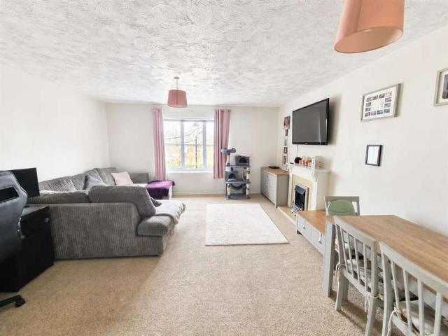 2 Bedroom Flat