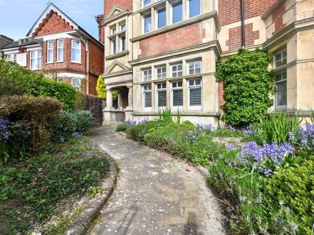 2 Bedroom Flat