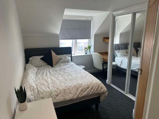 2 Bedroom Flat