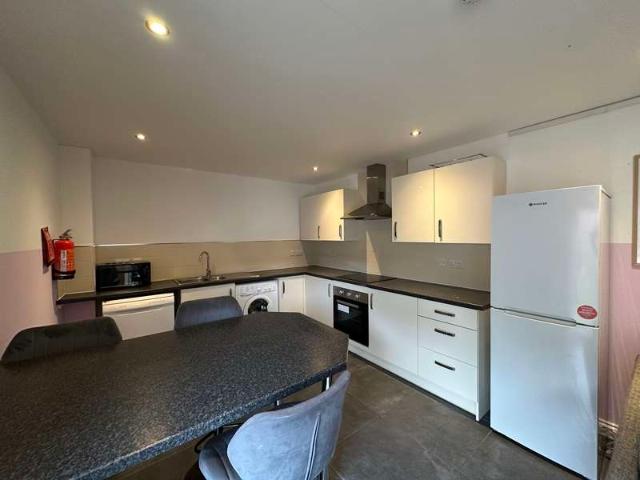 2 Bedroom Flat