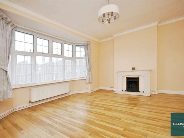 2 Bedroom Flat