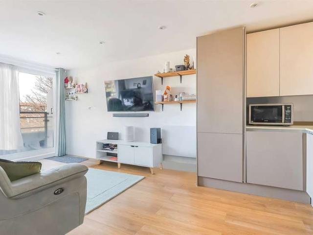 2 Bedroom Flat