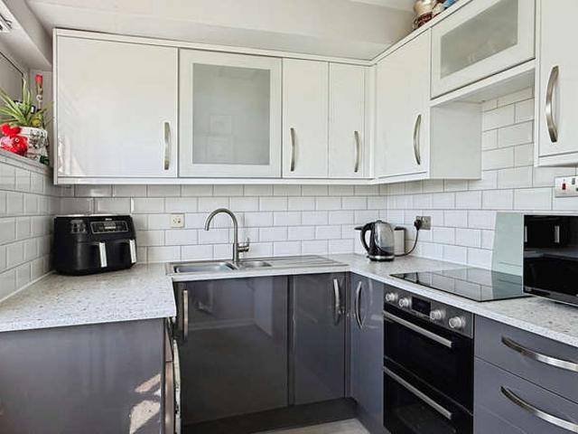 2 Bedroom Flat