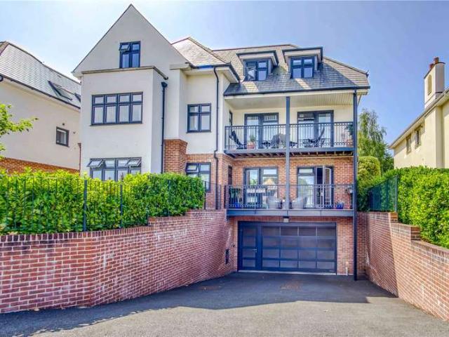2 Bedroom Flat