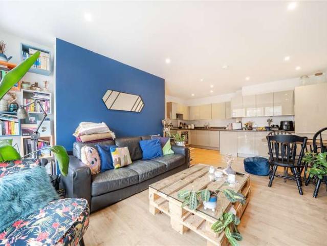2 Bedroom Flat