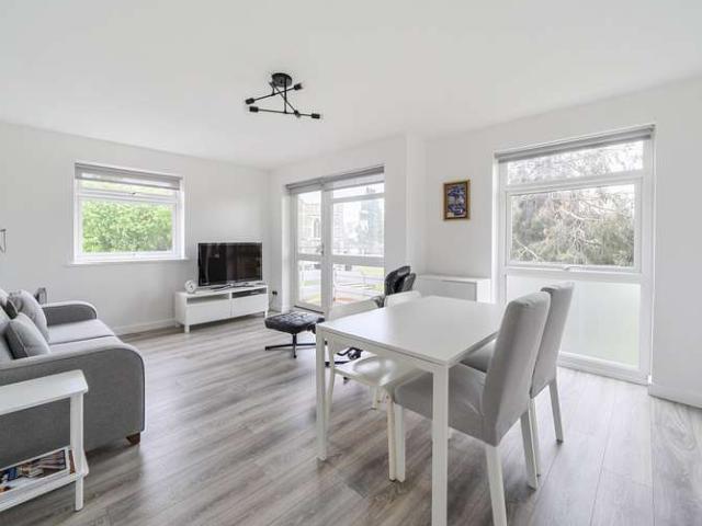 2 Bedroom Flat