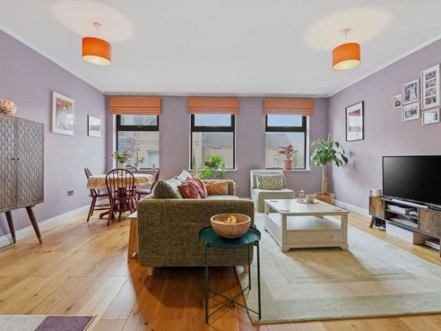 2 Bedroom Flat