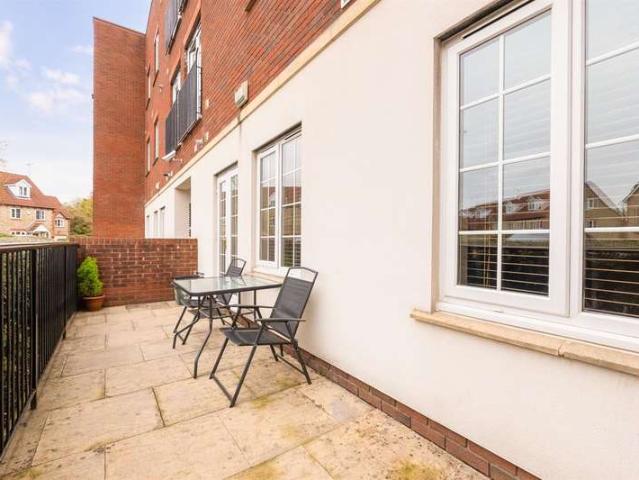 2 Bedroom Flat