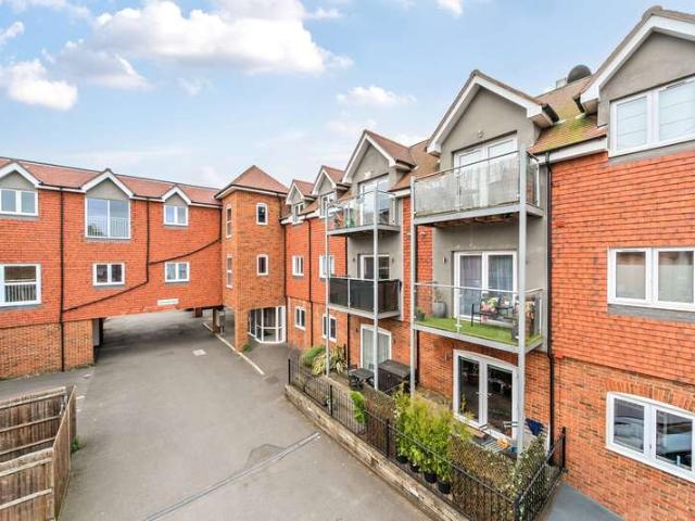 2 Bedroom Flat