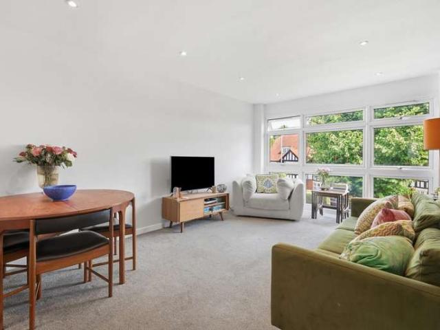 2 Bedroom Flat