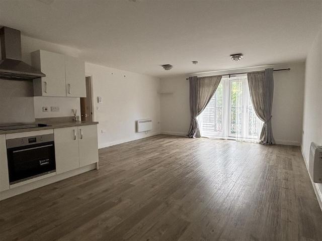 2 bedroom flat