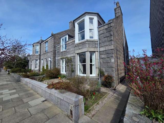 2 Bedroom Flat