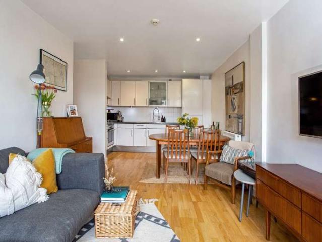 2 Bedroom Flat