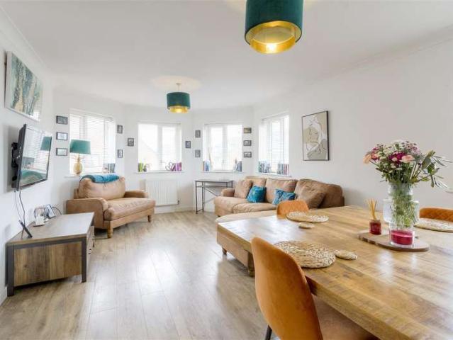 2 Bedroom Flat