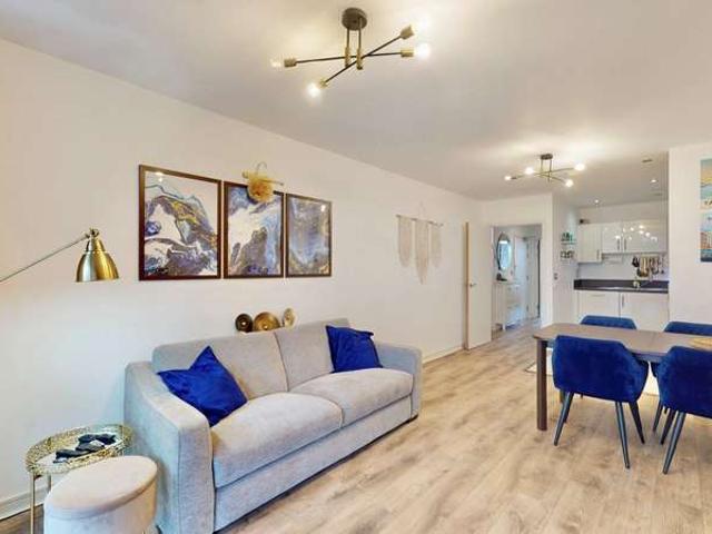 2 Bedroom Flat