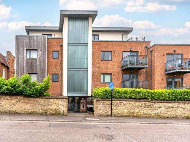 2 Bedroom Flat