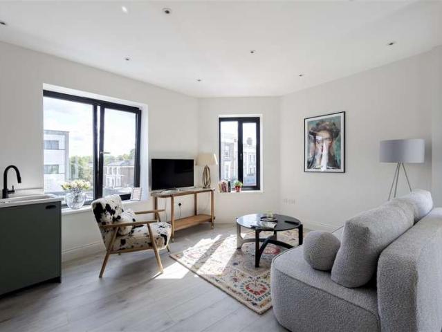 2 Bedroom Flat