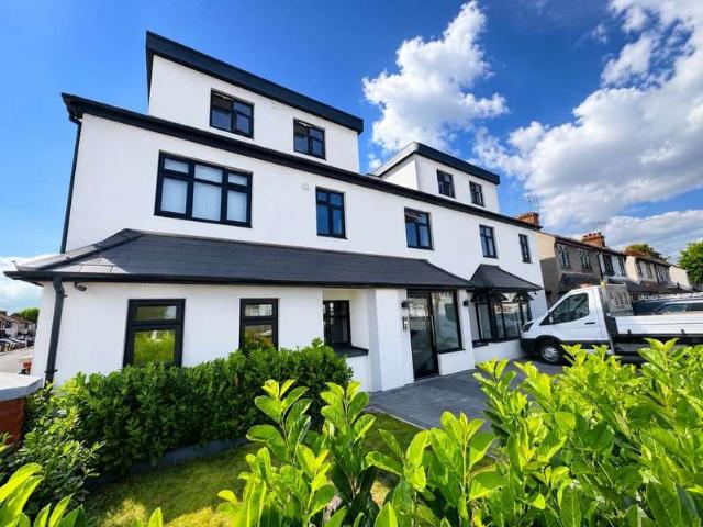 2 Bedroom Flat