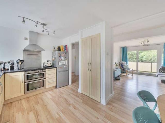 2 Bedroom Flat