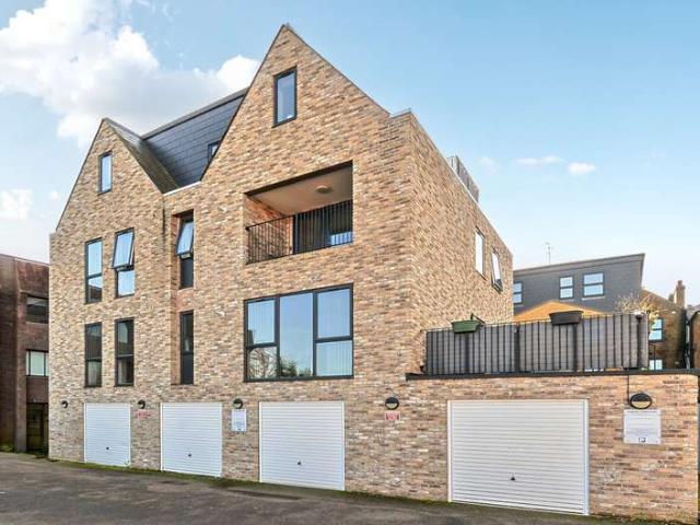 2 Bedroom Flat