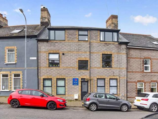 2 Bedroom Flat