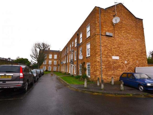 2 Bedroom Flat